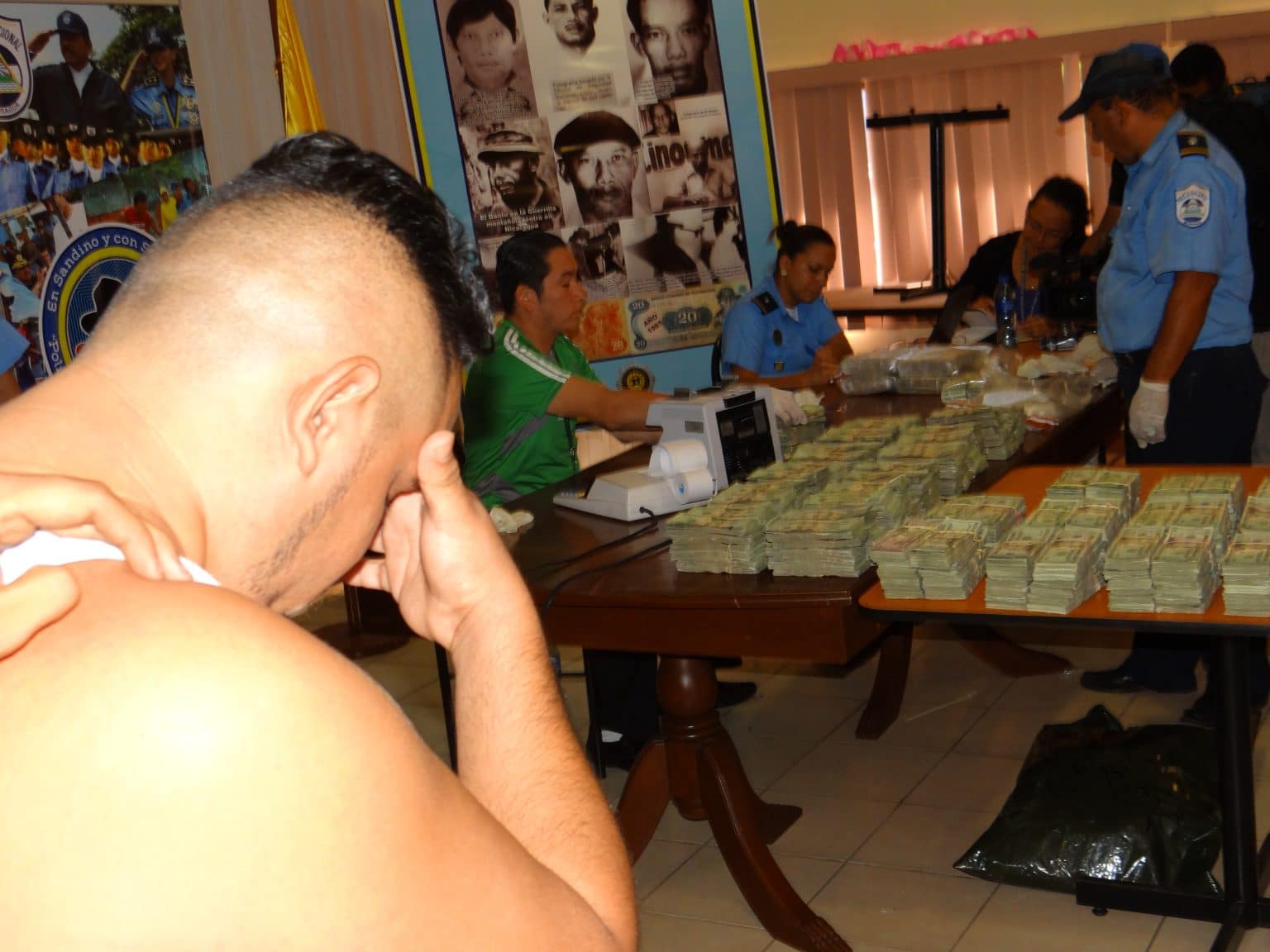 Los millones “abandonados” por el narco que caen en las manos de la ...